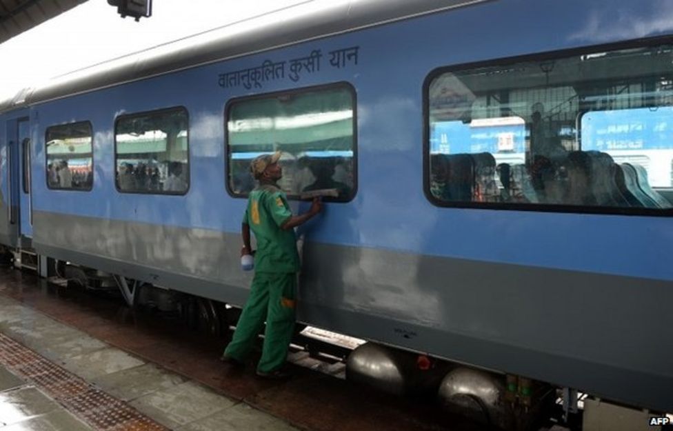 The tough task of reviving India's decaying railways - BBC News