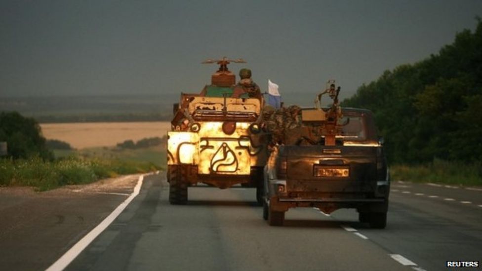 Ukraine crisis: Bridges destroyed outside Donetsk - BBC News