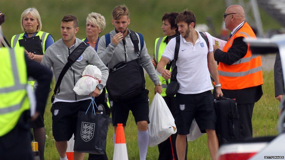In pictures: World Cup teams' homecomings - BBC News