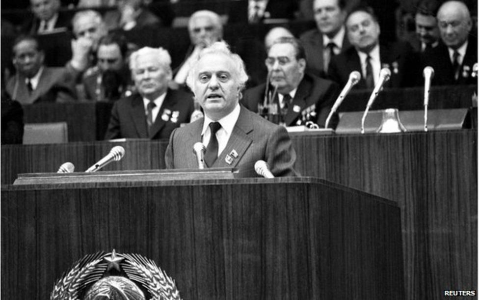 Eduard Shevardnadze: Controversial legacy to Georgia - BBC News