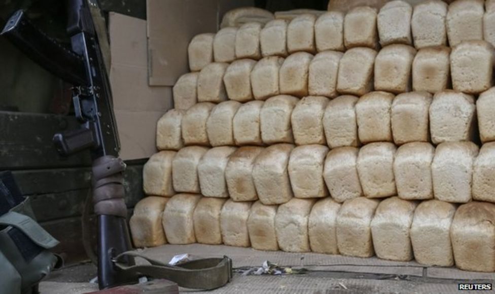 Fears remain after Ukraine's rebels flee Sloviansk - BBC News