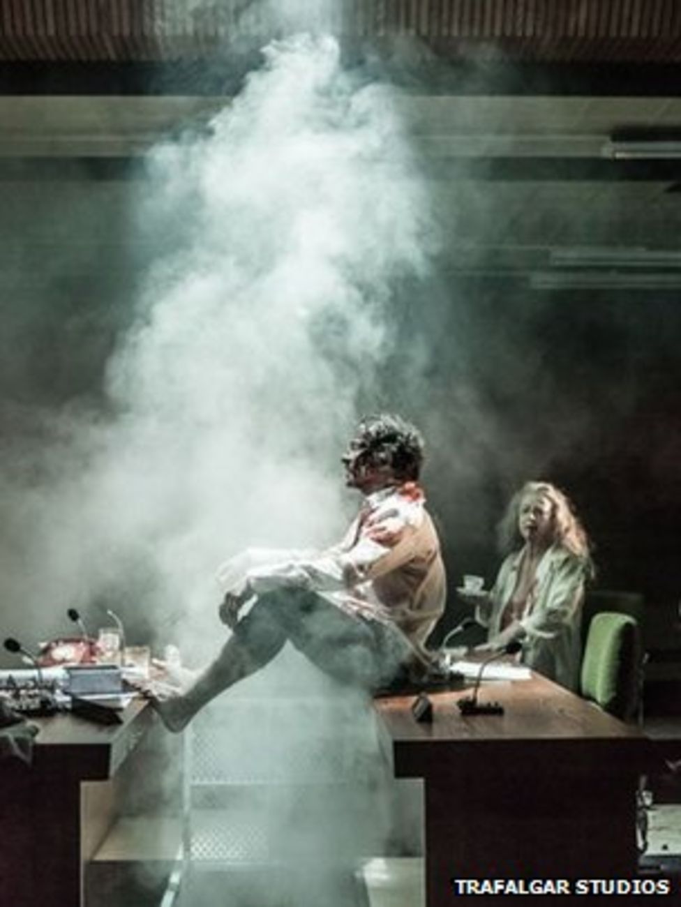 Martin Freeman gets mixed reviews for his Richard III - BBC News