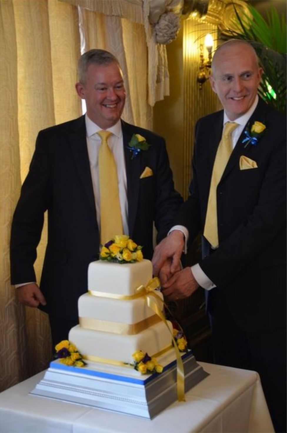 Gay canon Jeremy Pemberton stands by his decision to marry - BBC News