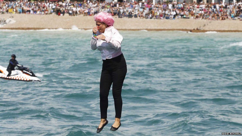 In pictures: Daredevils take flight in Worthing Birdman contest - BBC News