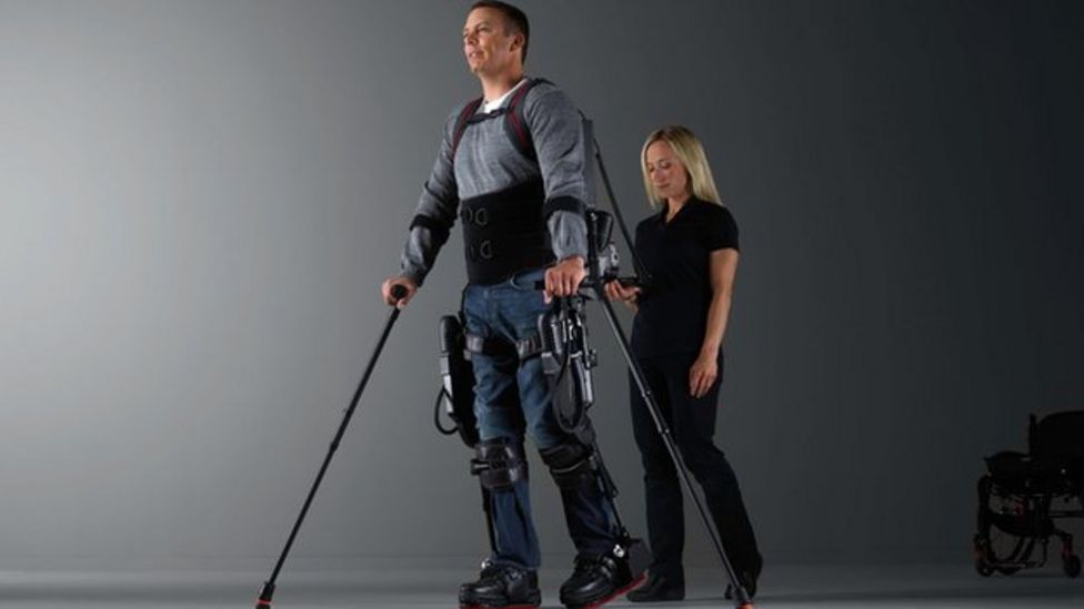 Ekso bionic suit: Robotic exoskeleton helps people to walk again - BBC News