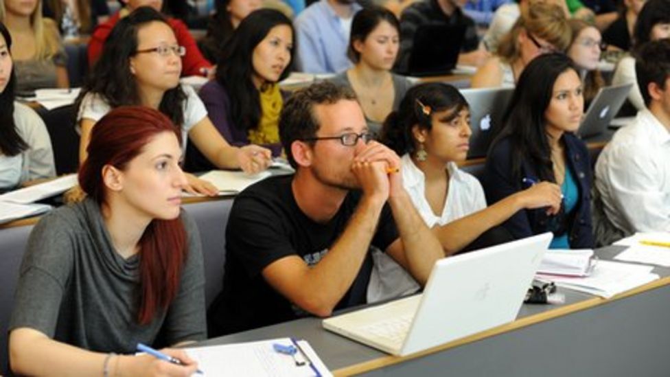 Too many university applicants 'pick wrong subjects at 16' - BBC News