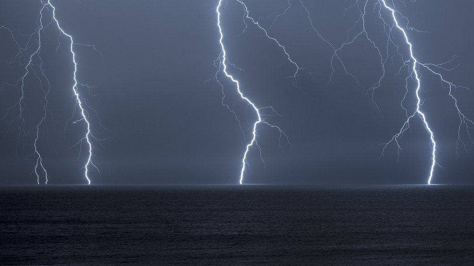 Your electric lightning pictures - BBC Weather