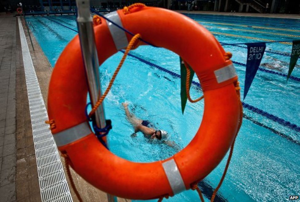 The swimming pool with a seven-hour wait to get in - BBC News