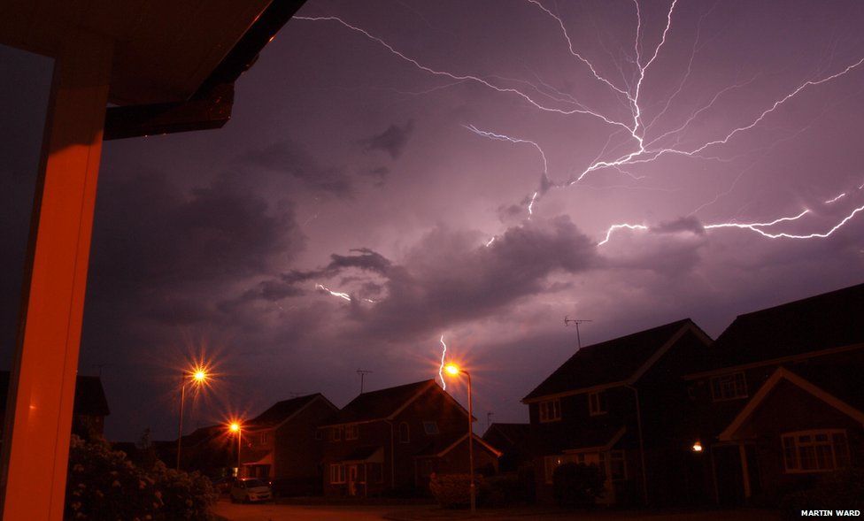 In pictures: Lightning storms across East Anglia - BBC News