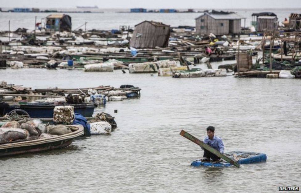 Typhoon Rammasun: Monster storm buffets south China - BBC News