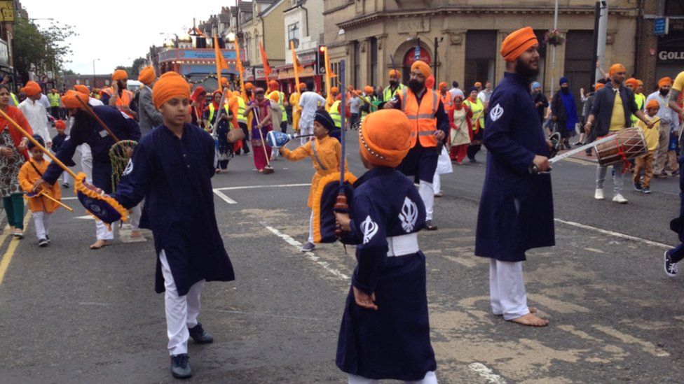 Hundreds in Middlesbrough for Sikh festival - BBC News