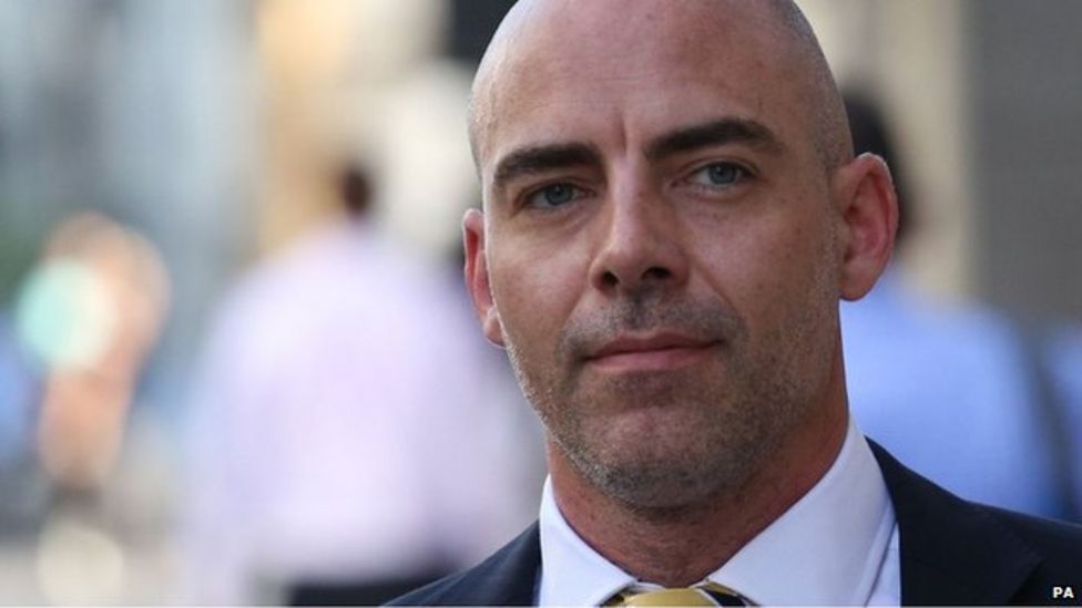 Phone hacking reporter Dan Evans spared jail - BBC News