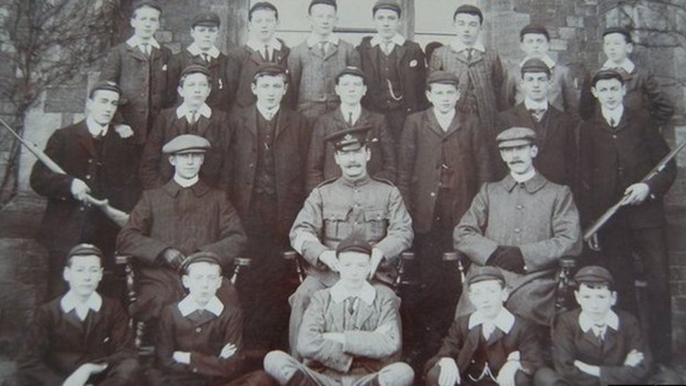 World War One: The story of the Welsh boy soldiers - BBC News