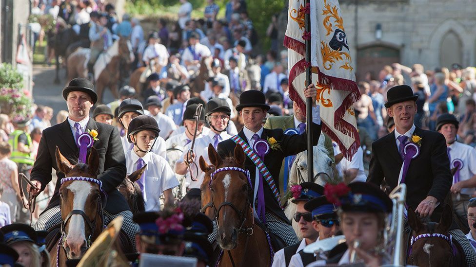 In pictures: Langholm Common Riding - BBC News