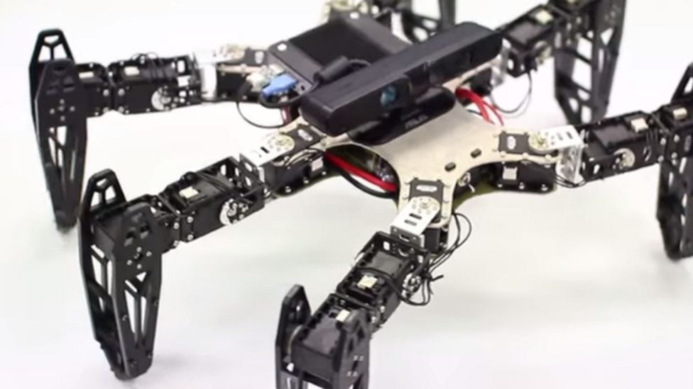 Robot will beam live Moon pictures to Oculus users - BBC News