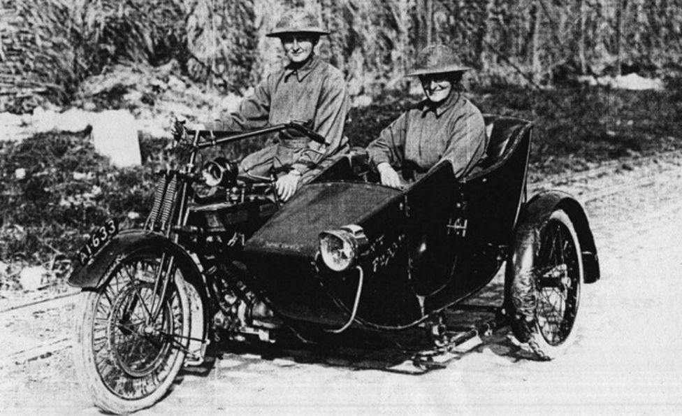 British 'angels' who braved WW1 trenches - BBC News