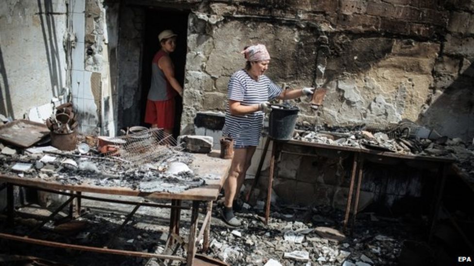 Ukraine rebel-held Donetsk sees 'heavy fighting' - BBC News