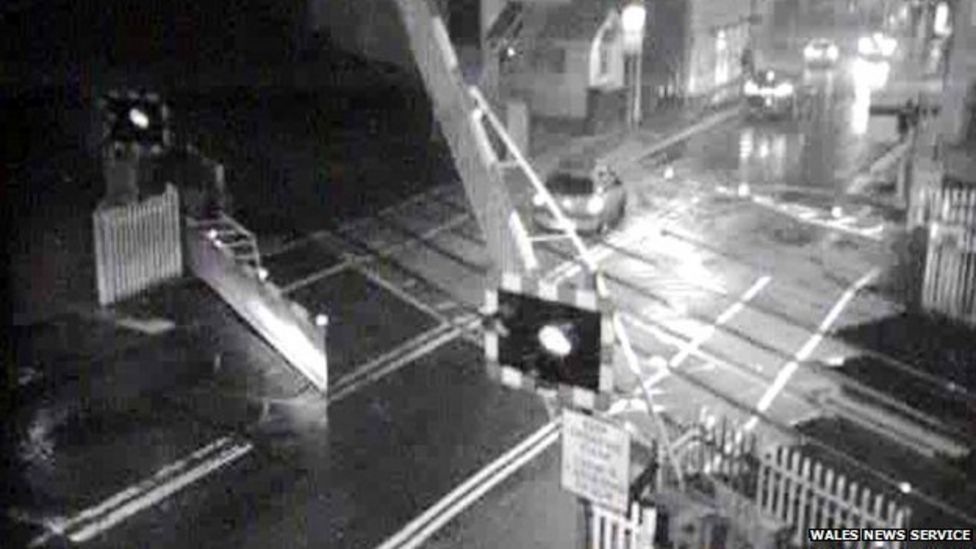 Sion Ramson banned for Pencoed level crossing incident - BBC News