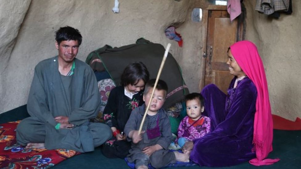 The cave dwellers of Bamiyan - BBC News