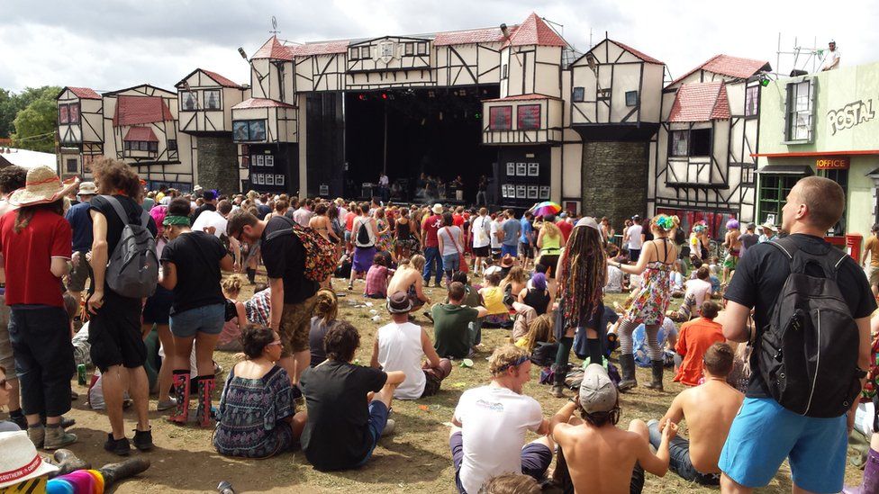 In pictures: Revellers gather for BoomTown Fair - BBC News