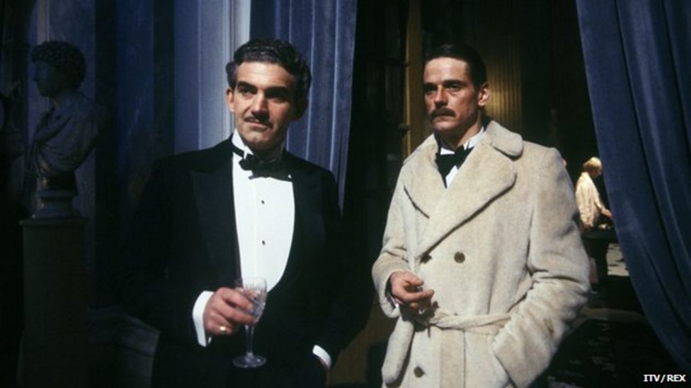 Charles Keating, Shakespearian actor and soap star, dies - BBC News