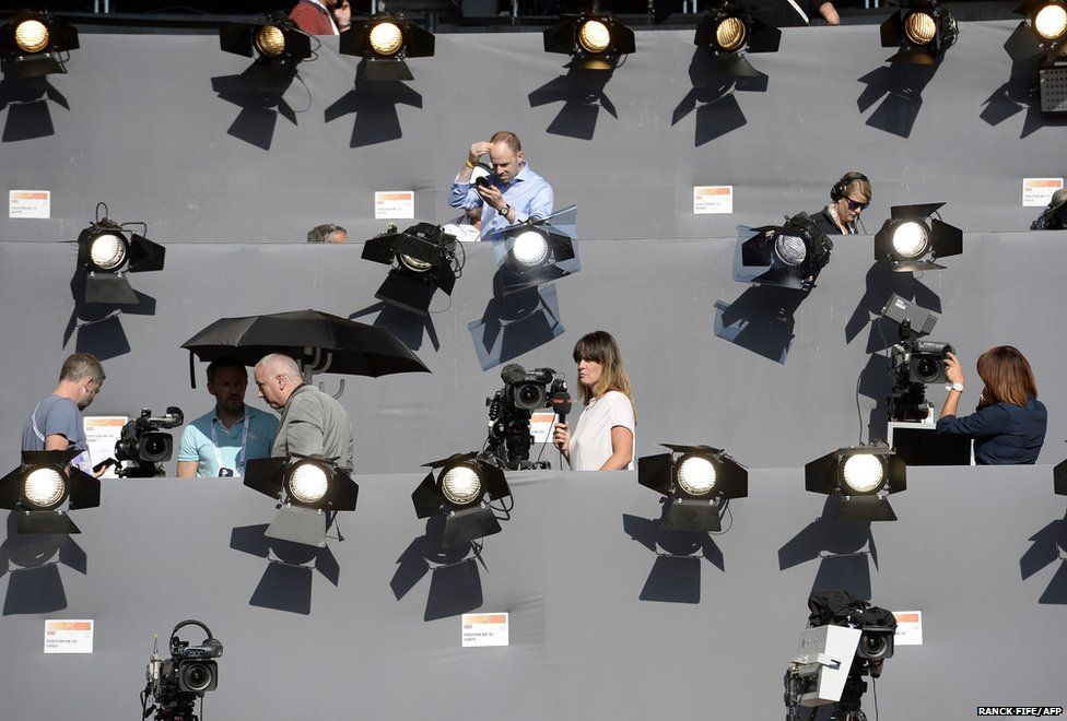 Day in pictures: 12 August 2014 - BBC News