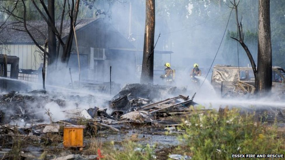 North Benfleet farm fire investigation under way - BBC News