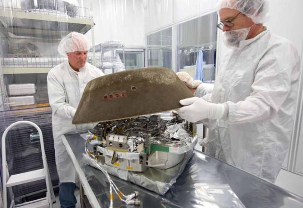 Exotic grains from cosmos identified - BBC News