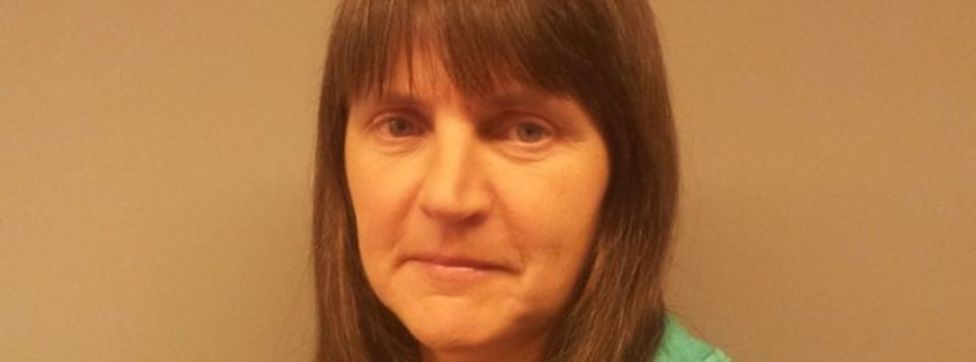 Police name officers in undercover sex claim case - BBC News