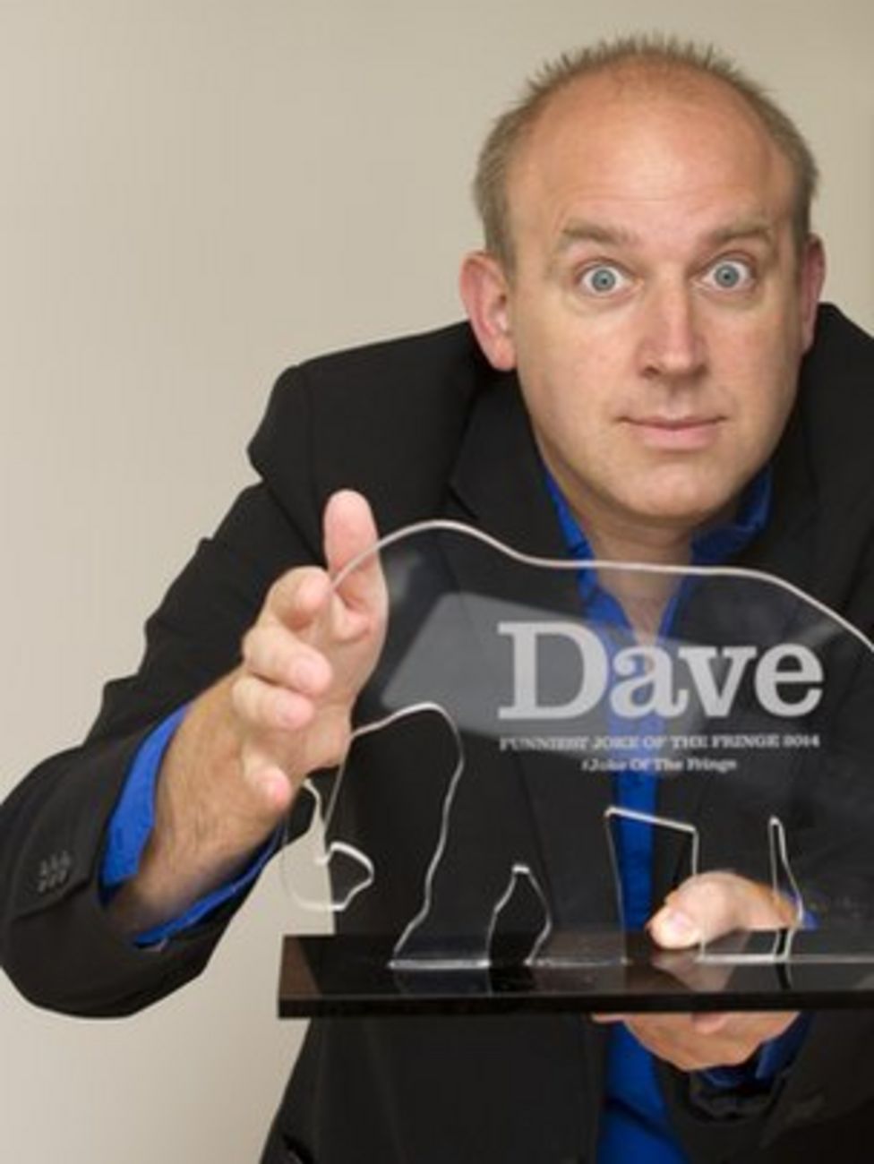 Tim Vine wins funniest Edinburgh Fringe joke award - BBC News