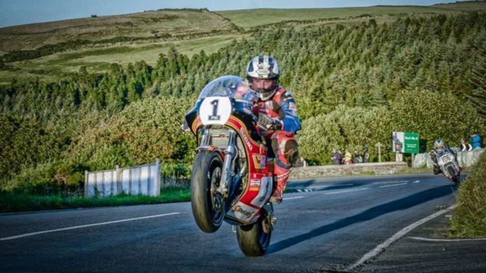 Isle of Man TT 2016: Riders set for opening practice session - BBC News