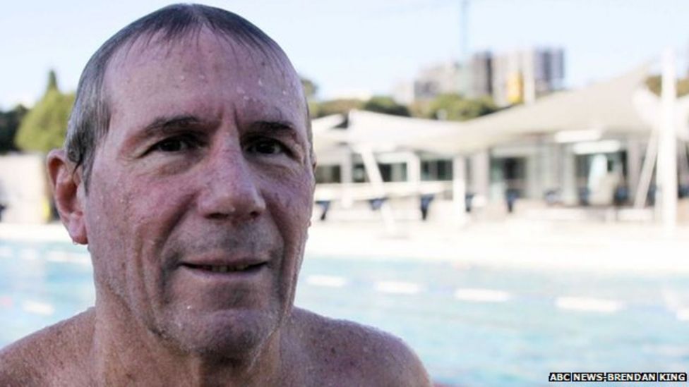 Australian sets record for oldest Channel swimmer - BBC News