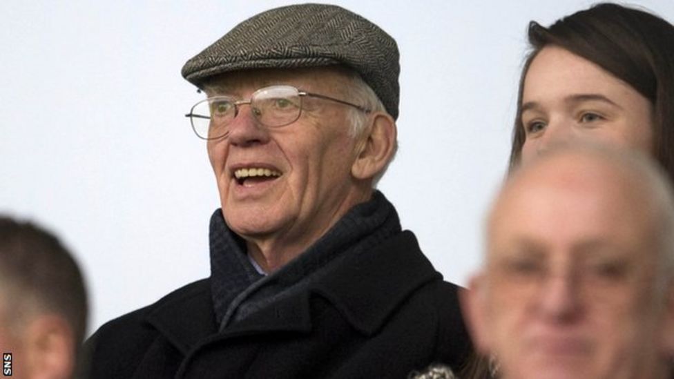 McGinn's family loyalties undivided as grandsons meet - BBC Sport