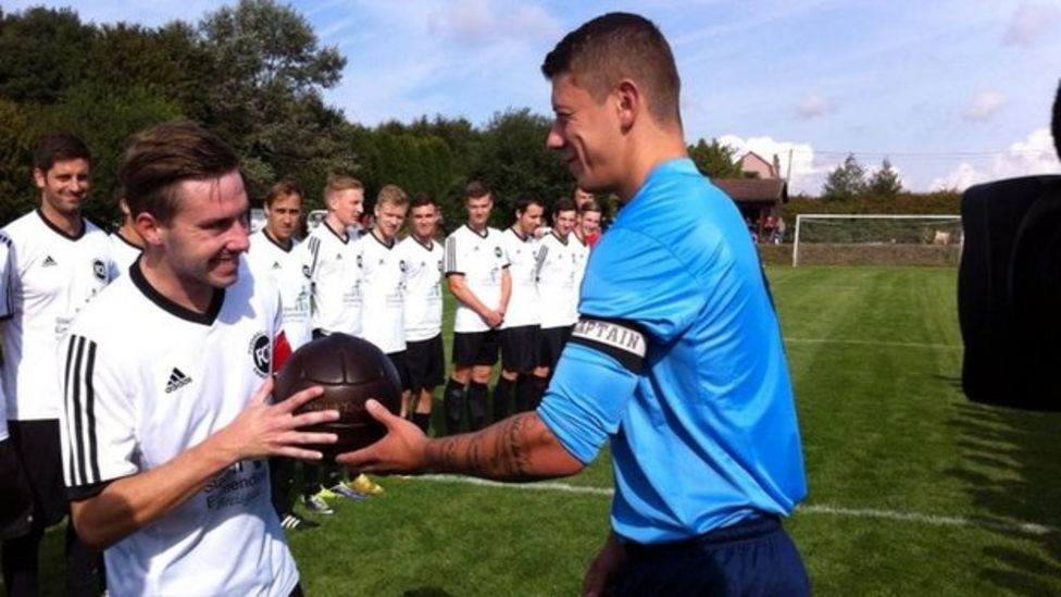 World War One Christmas truce footballer honoured with plaque - BBC News