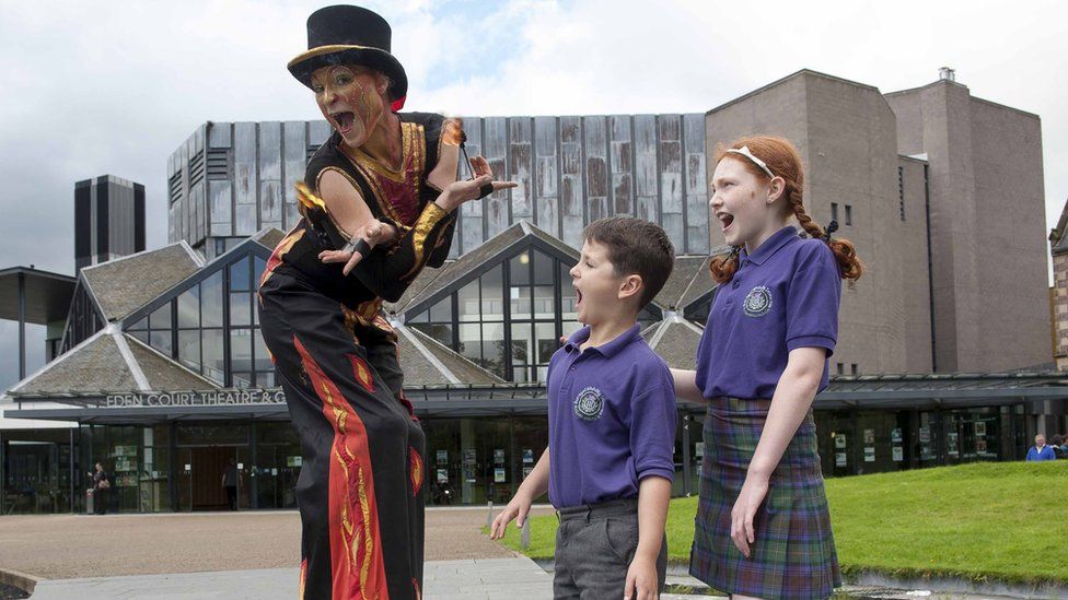 Gaelic's Royal National Mod to start in Inverness - BBC News