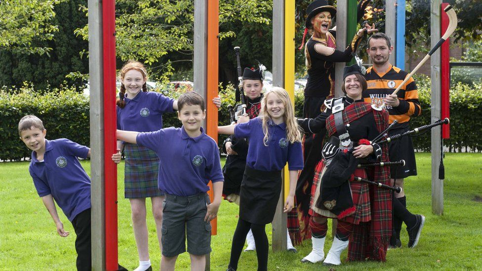 Programme for the Mod's biggest fringe announced - BBC News