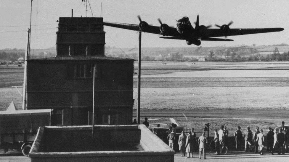 East Anglia's World War Two airfield photos uncovered - BBC News