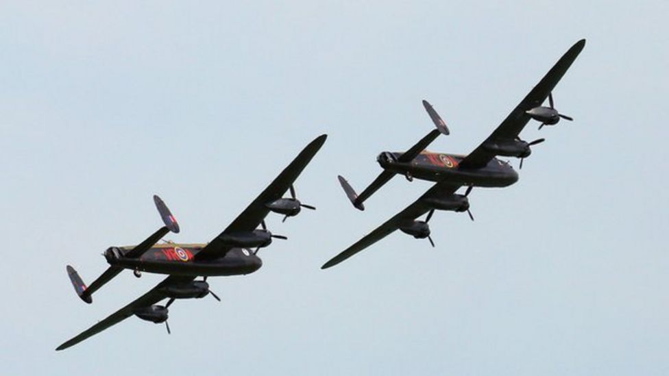 Lancaster bombers flypast at 'Dambusters' Derwent Dam - BBC News