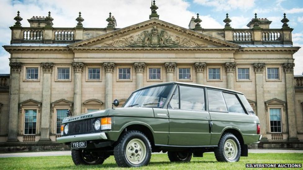 First production Range Rover auctioned off - BBC News
