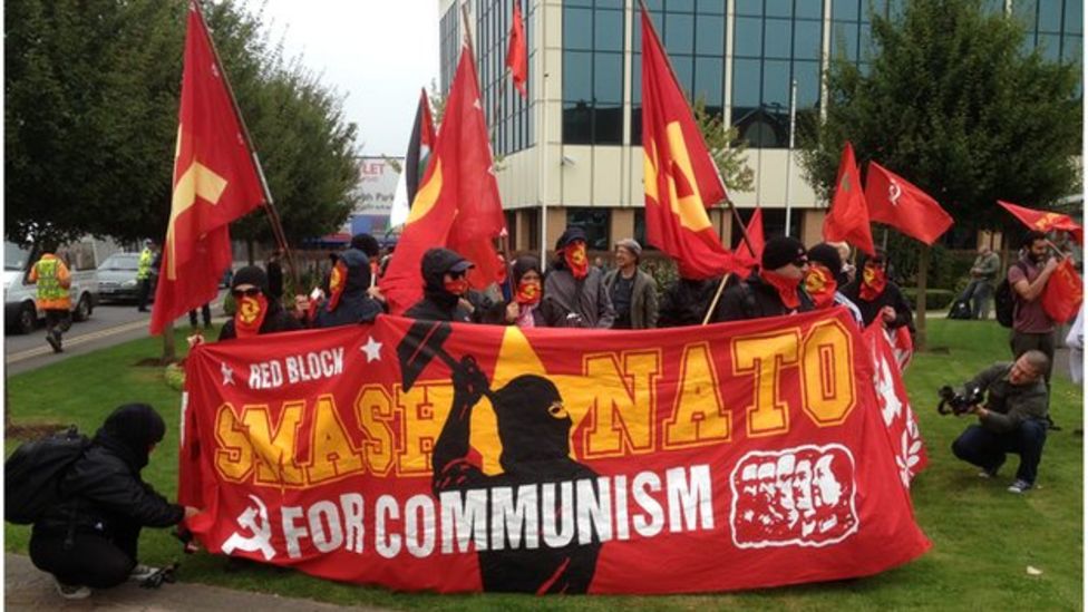 Protesters stage anti-Nato march - BBC News