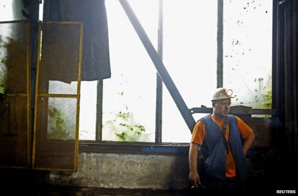 Five coal miners die in Bosnia after quake rocks mine - BBC News