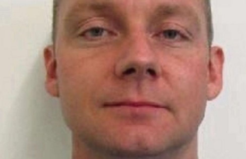 HMP Hatfield absconded prisoner Ian Stirzaker hands himself in - BBC News
