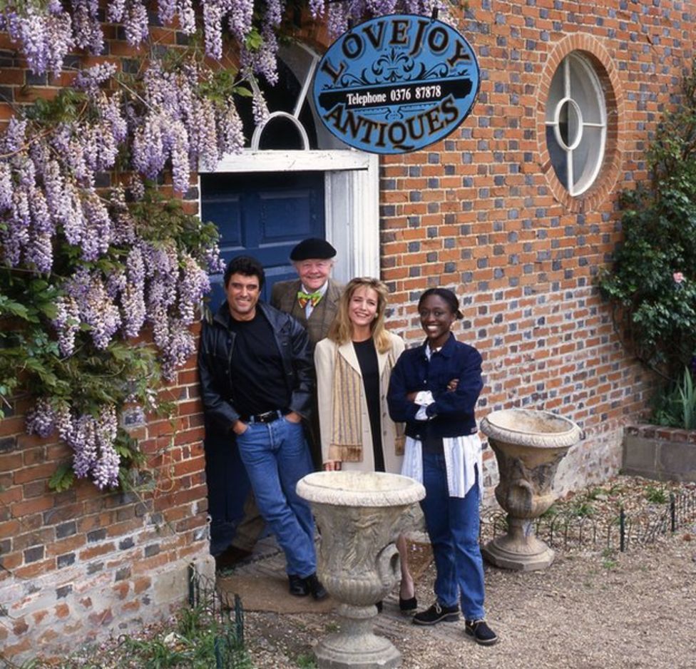 Lovejoy's leather jacket bought at auction for £1,000 - BBC News