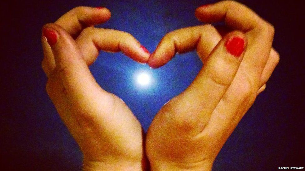 September supermoon: Your pictures - BBC News