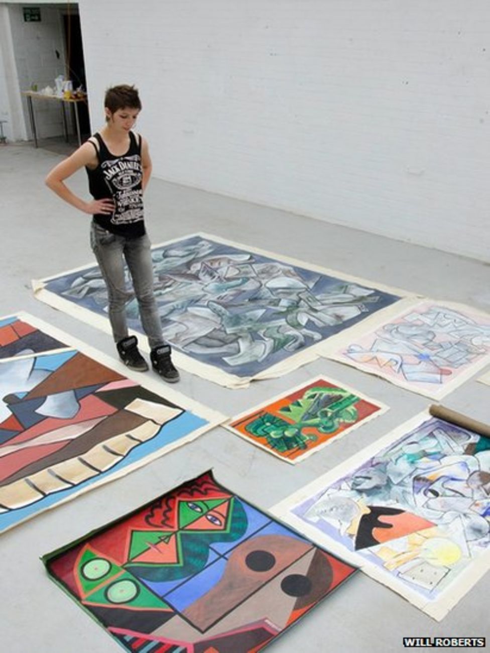 Sheffield artist's work shown for first time since his death - BBC News