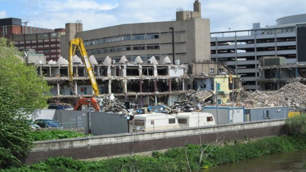 Yorkshire Post site redevelopment plans get council approval - BBC News