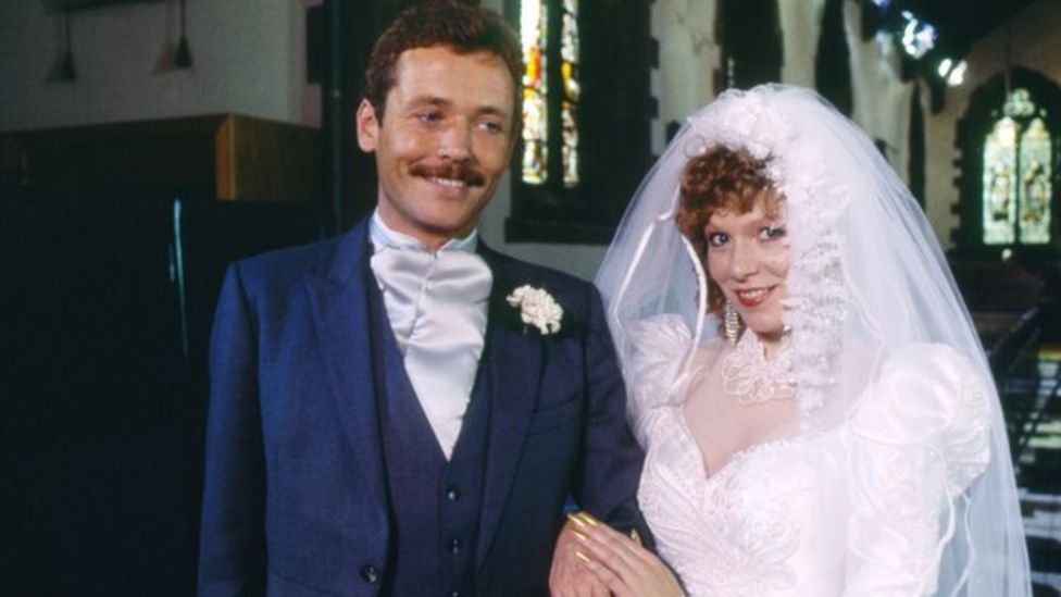 Clacton: Bread's Giles Watling to stand for Conservatives - BBC News