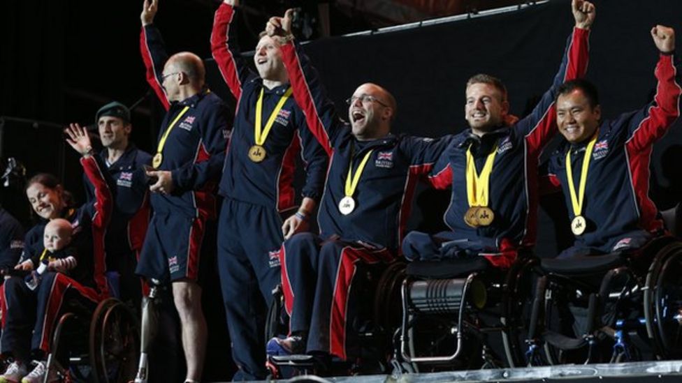 Invictus Games: Queen 'deeply moved' - BBC News