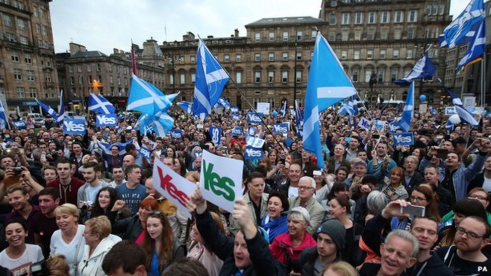 Scottish independence: Yes campaigners stage Glasgow rally - BBC News
