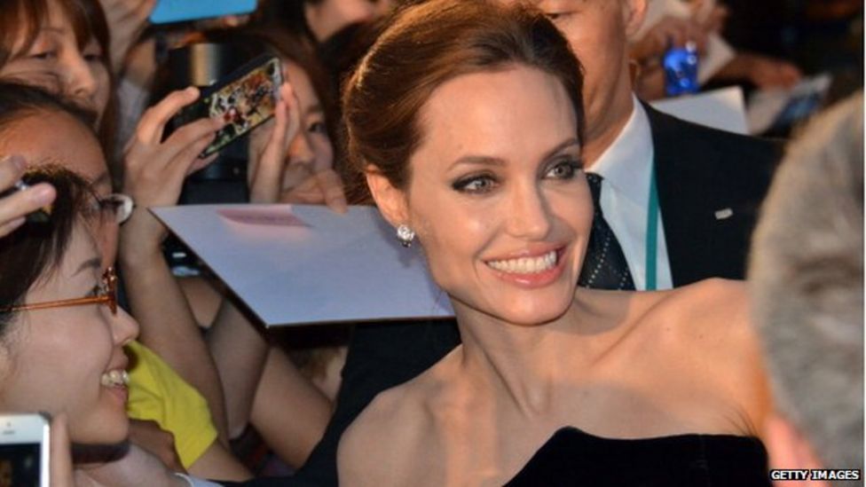 Breast cancer test 'Angelina Jolie effect' found - BBC News